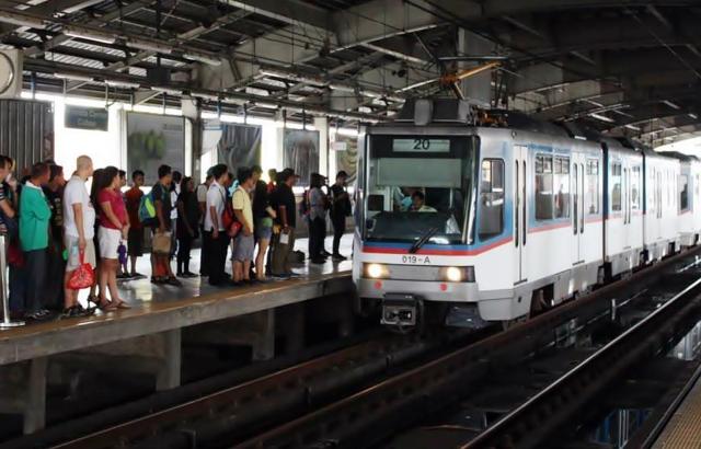 MRT commuters can now use free wifi - The Filipino Times