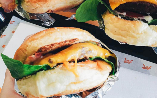 Restaurant offers free burgers for life under one hilarious condition ...