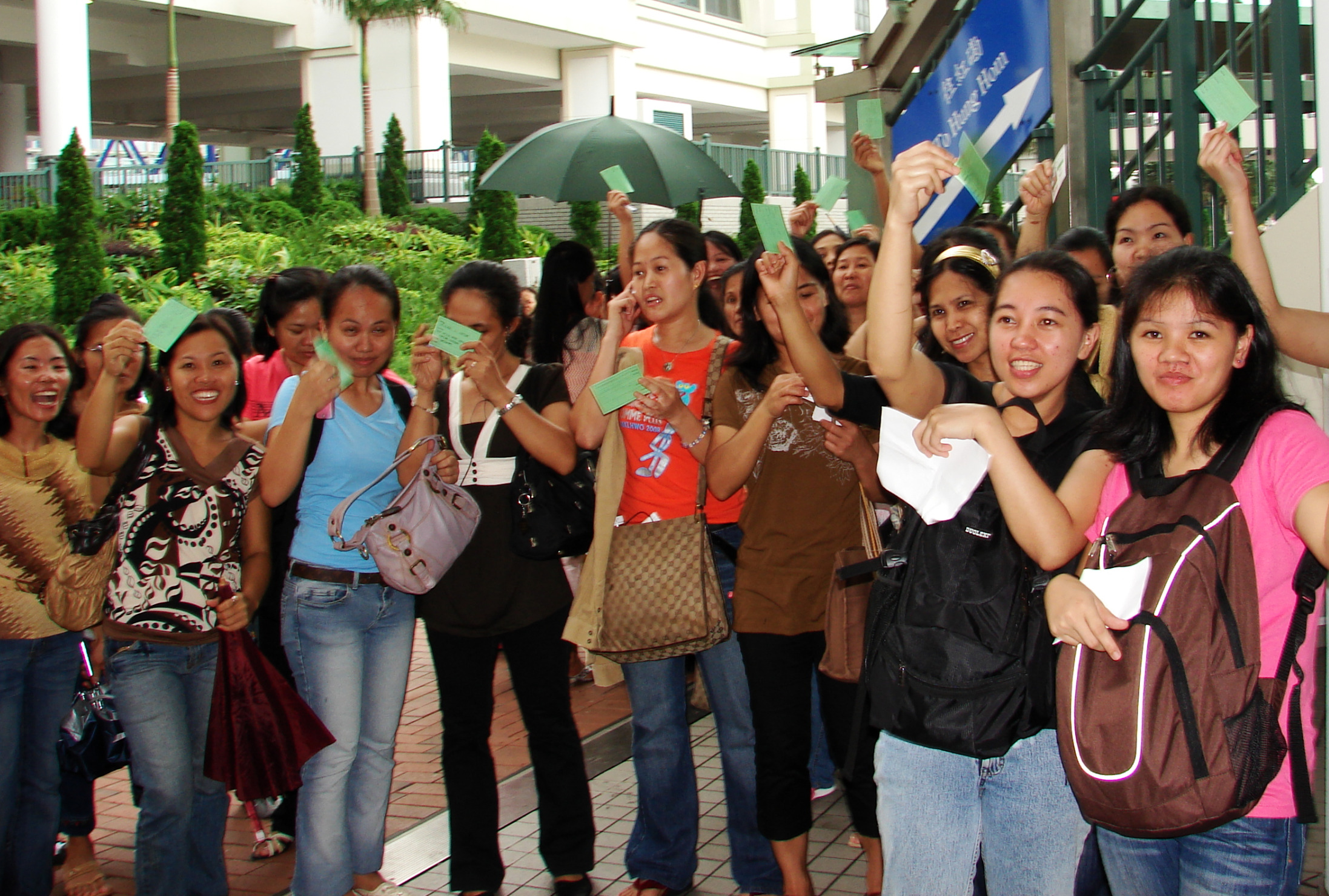 5,000 OFWs to attend family day in Davao - The Filipino Times
