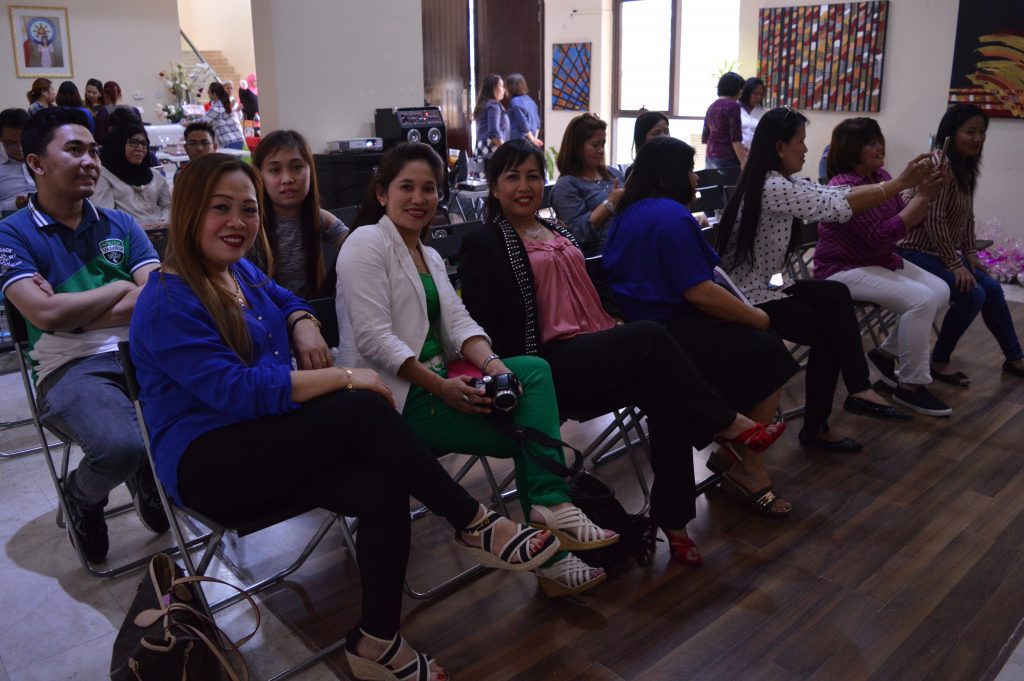 5 HSWs among OF moms bestowed Ulirang Ina Awards - The Filipino Times