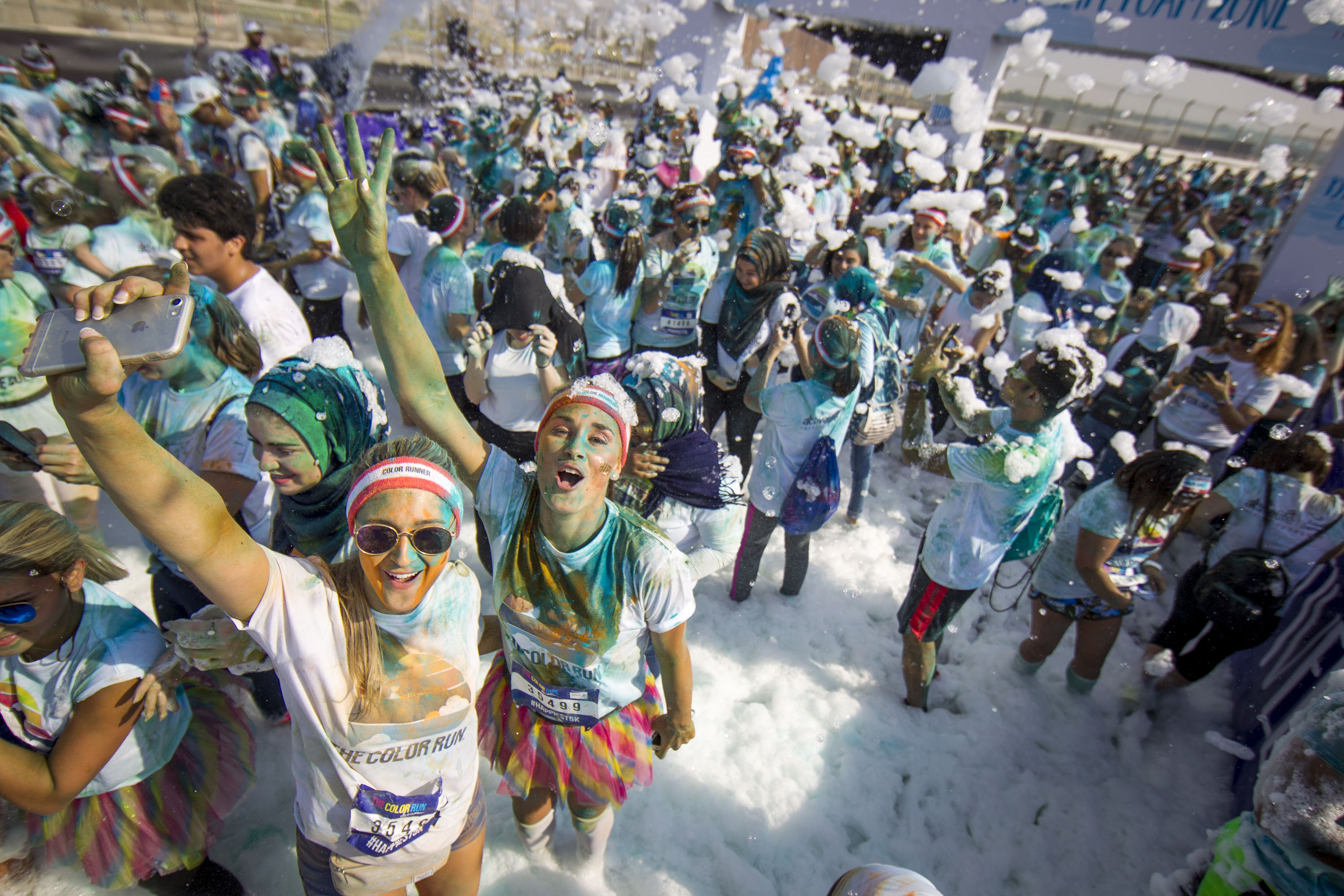 14,000 runners join this year’s sell-out Color Run - The Filipino Times
