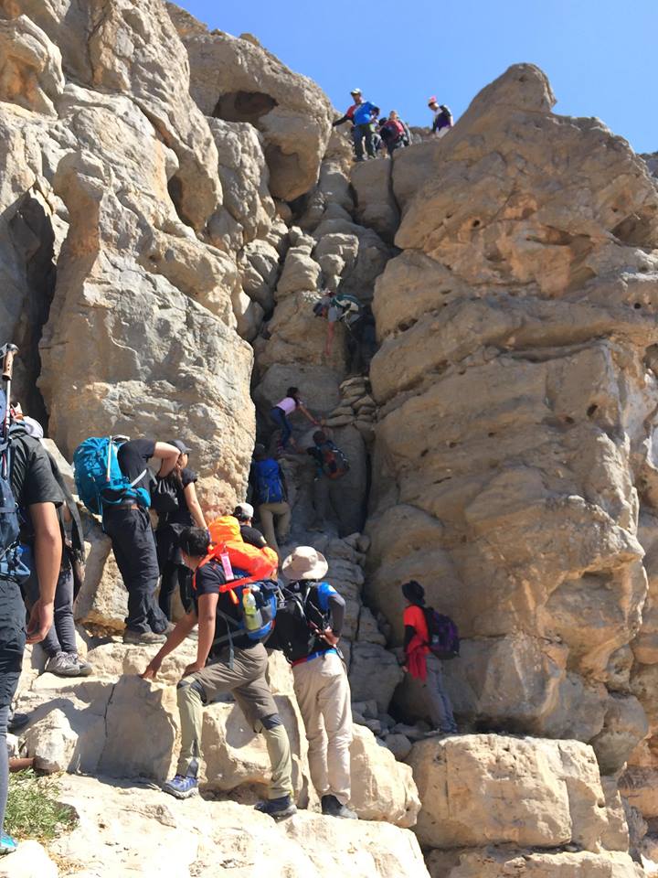 150 Pinoy mountaineers climb for a cause - The Filipino Times