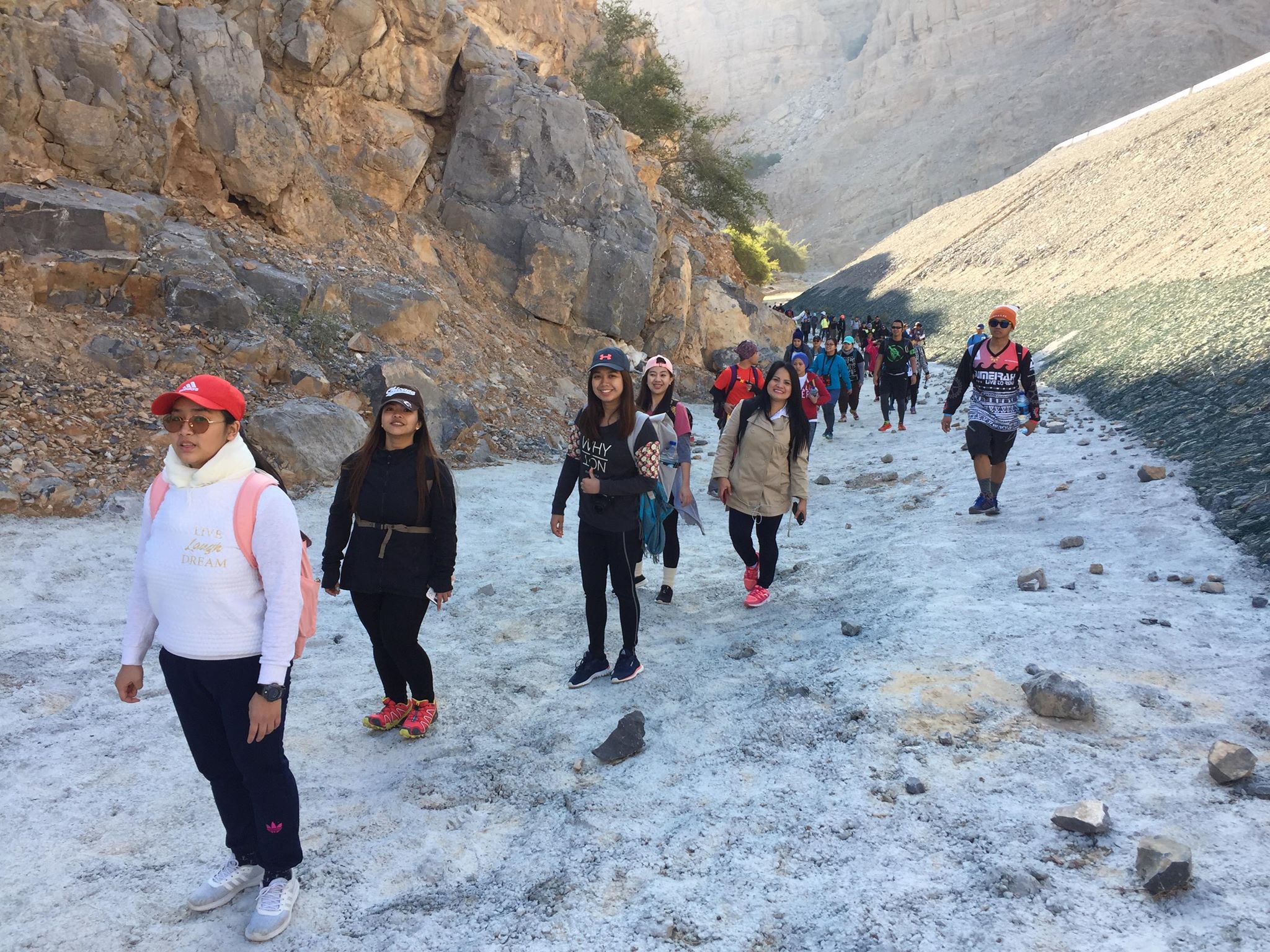 150 Pinoy mountaineers climb for a cause - The Filipino Times