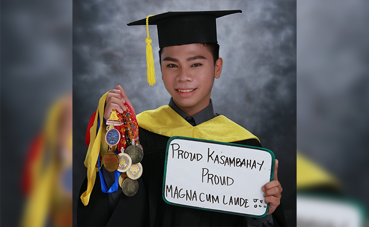 VIRAL: Proud kasambahay graduates Magna Cum Laude - The Filipino Times