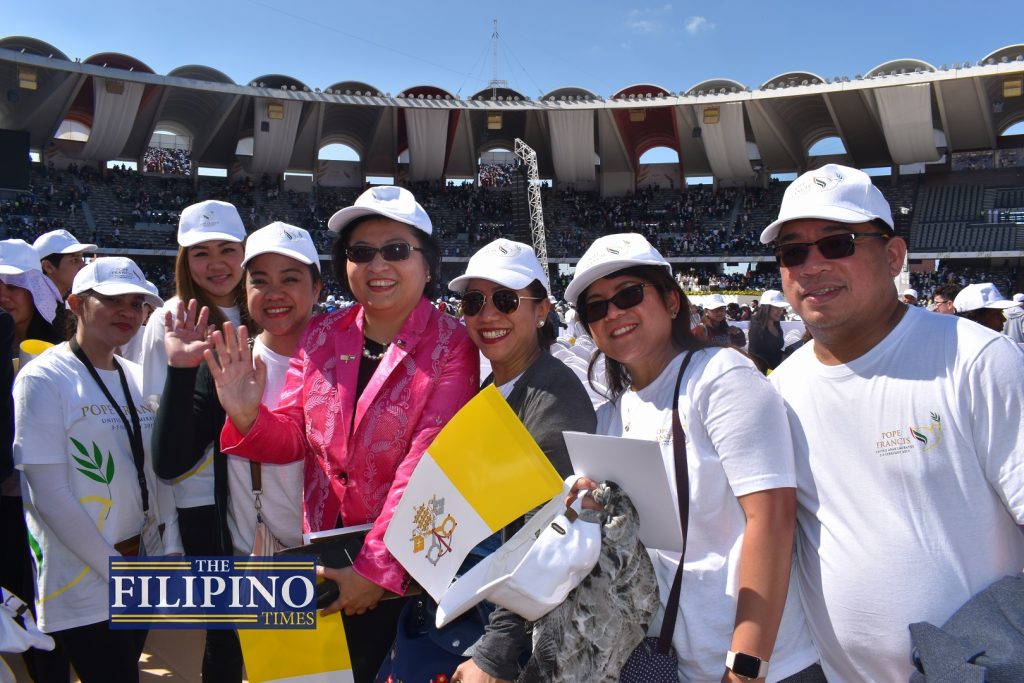 IN PHOTOS: Snapshots of the Filipino Community during the Papal Mass ...