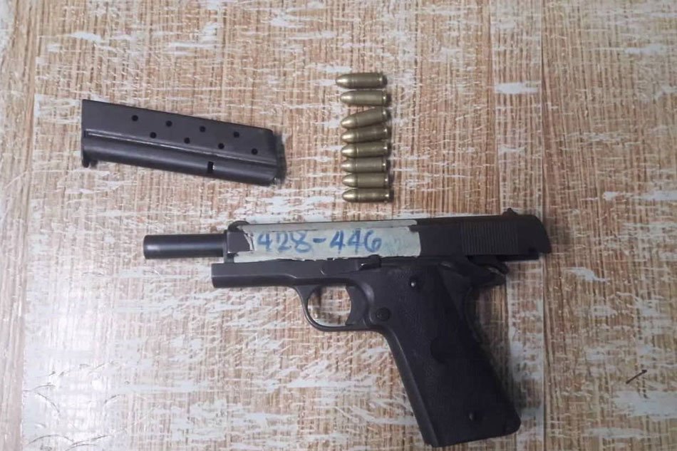 NAIA guard nabbed for bringing gun at MRT station | The Filipino Times