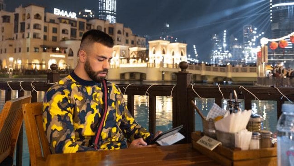 WANTED: Assistant to a millionaire to travel the world with him - The ...