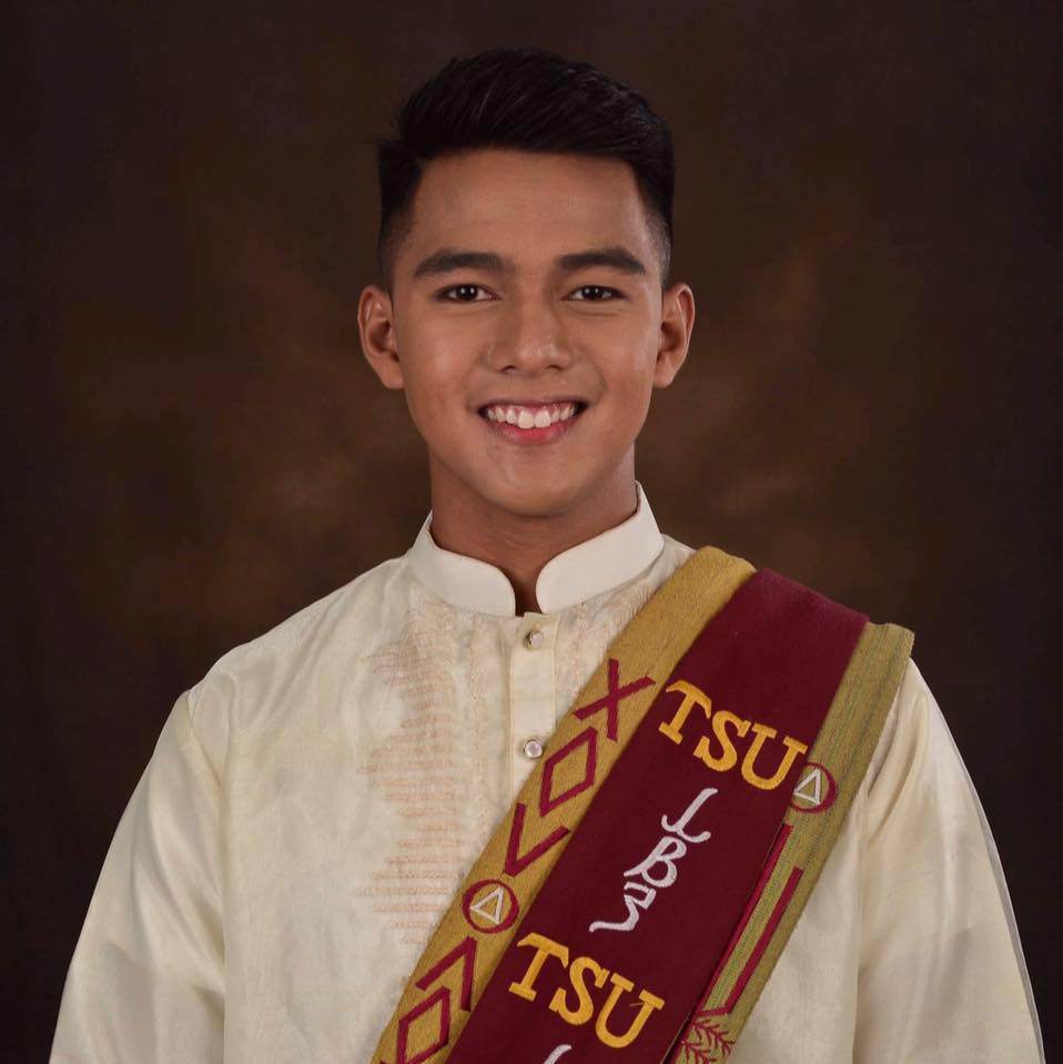 Twin criminology students graduate cum laude in Tarlac - The Filipino Times