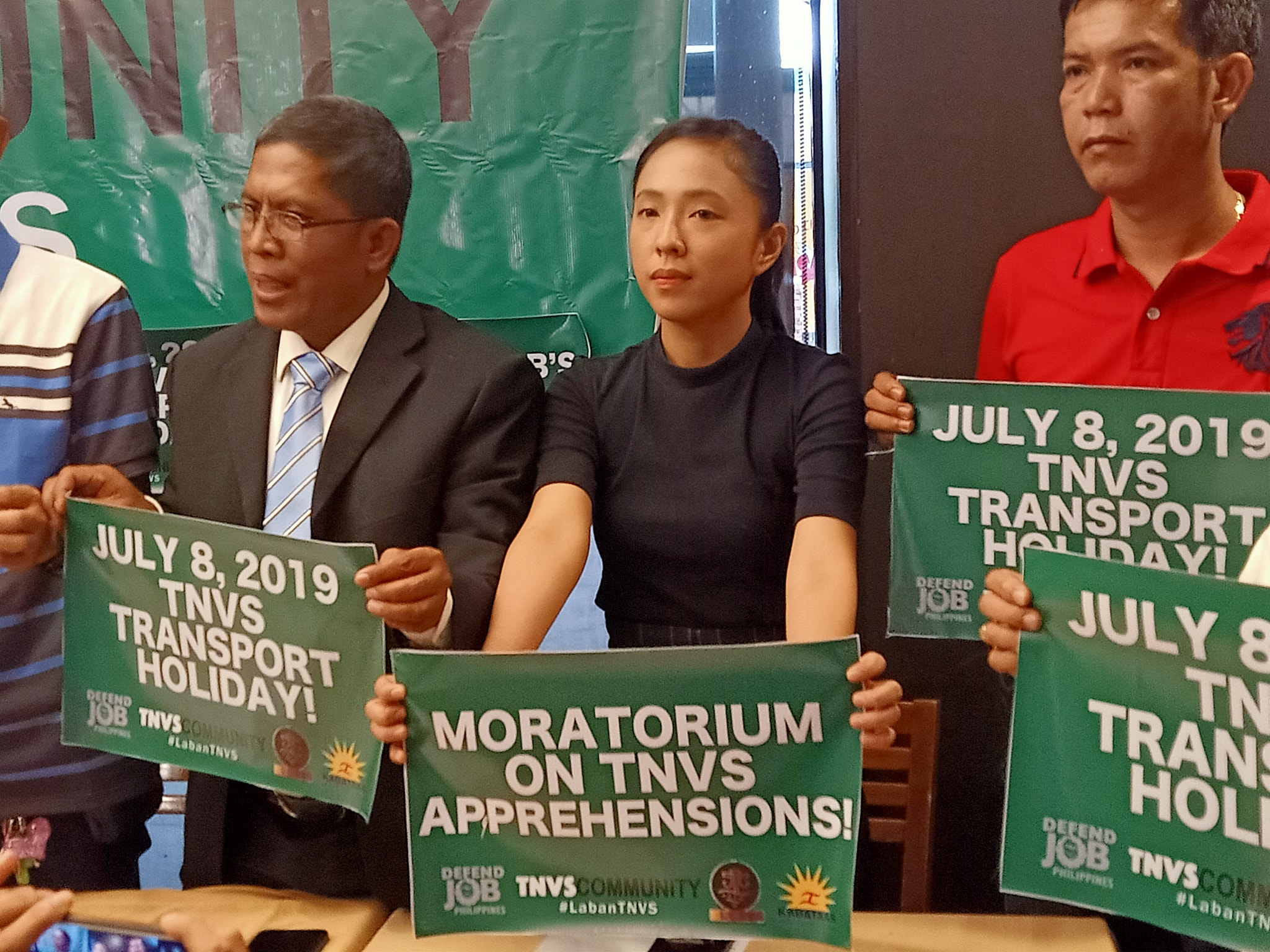 30,000 ride-sharing cars to go 'offline' on Monday - The Filipino Times