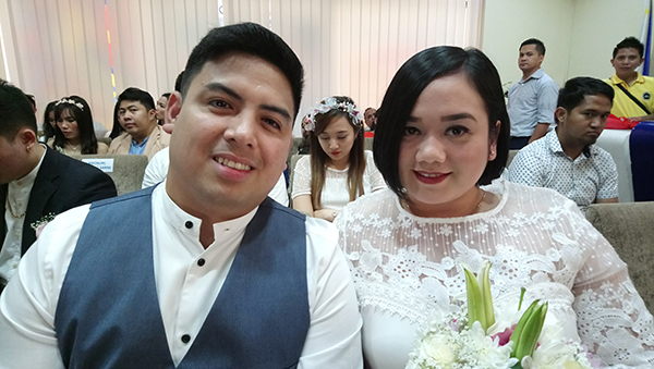 Of lovebirds and LDRs: 20 OFW couples tie the knot - The Filipino Times
