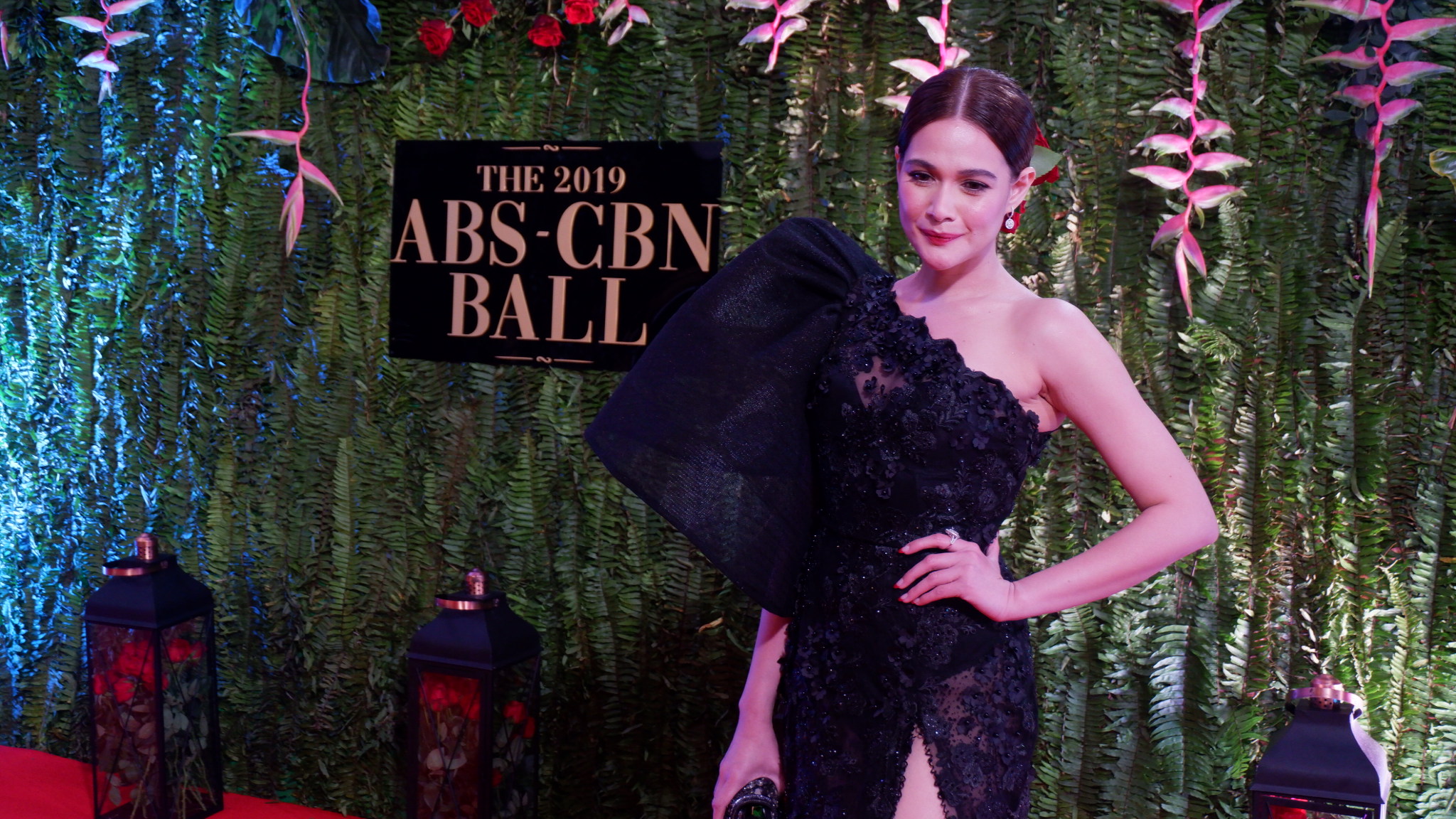 LOOK: Bea, Gerald, Julia, Joshua 'solo flight' at ABS-CBN Ball - The ...