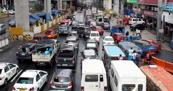 Manila traffic gridlock costs lives of patients en route to hospitals ...