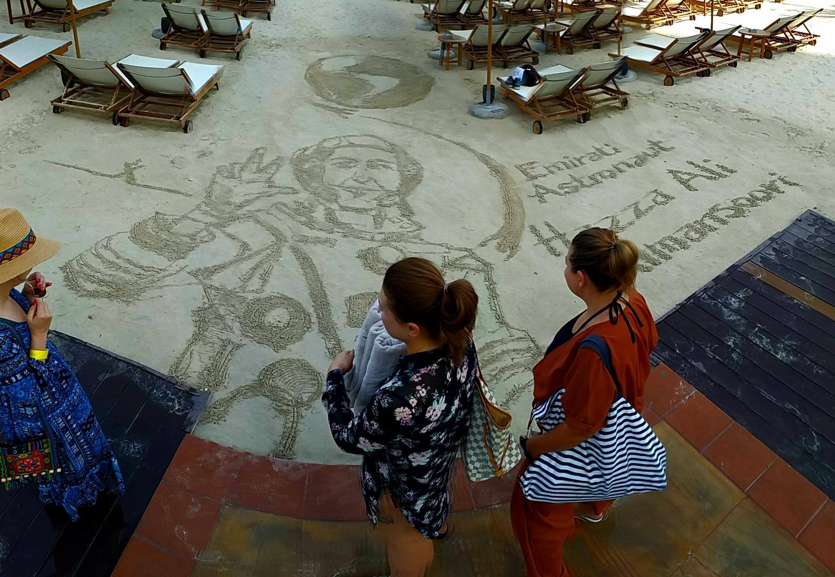 LOOK: Filipino sand artist creates tribute for UAE’s successful space ...