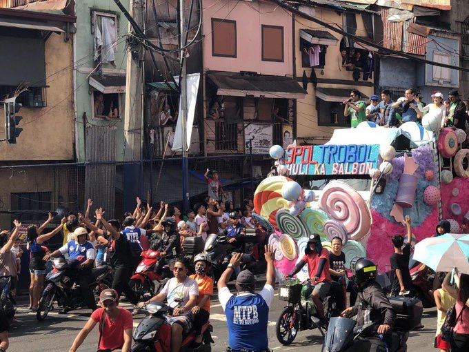 Coco Martin, Isko Moreno hold '3pol Trobol: Huli ka Balbon' motorcade ...