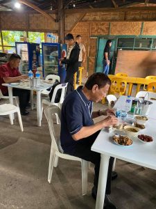 LOOK: Duterte eats in favorite Davao carinderia - The Filipino Times