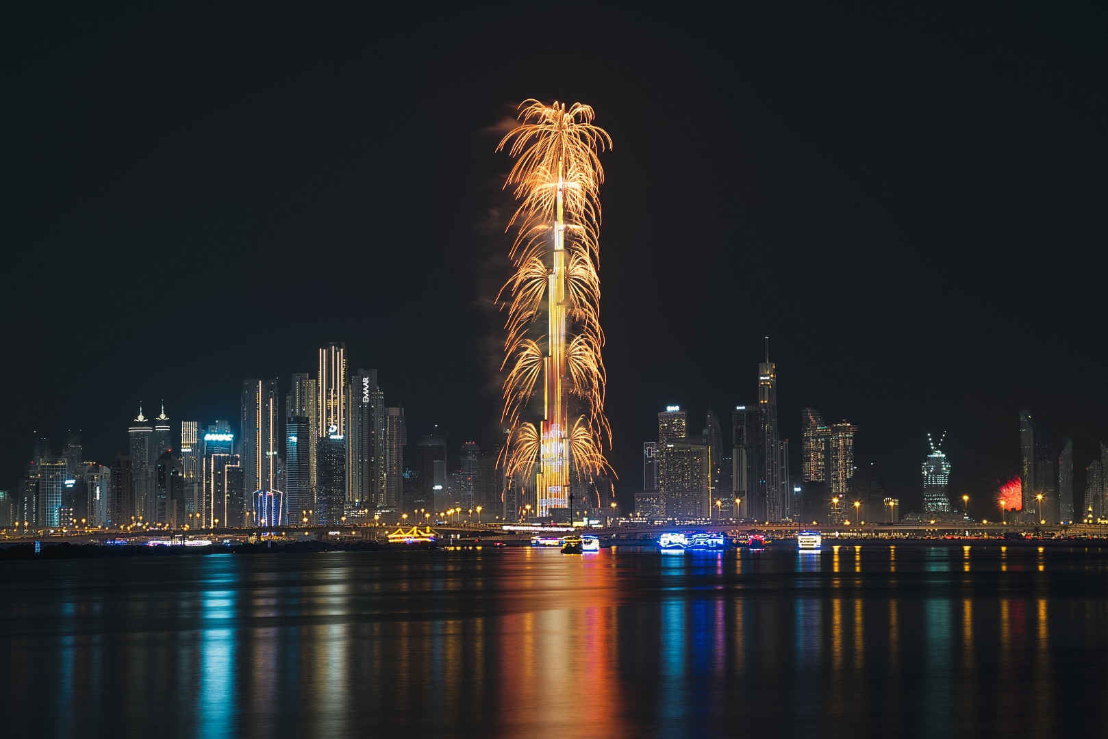 Through the Lens: New Year’s Eve Fireworks - The Filipino Times
