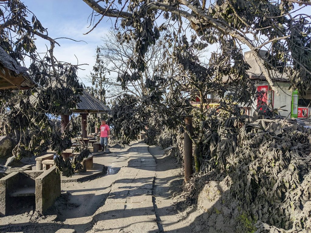 LOOK: Destructive Taal Volcano ashfall turns Tagaytay into gray - The ...