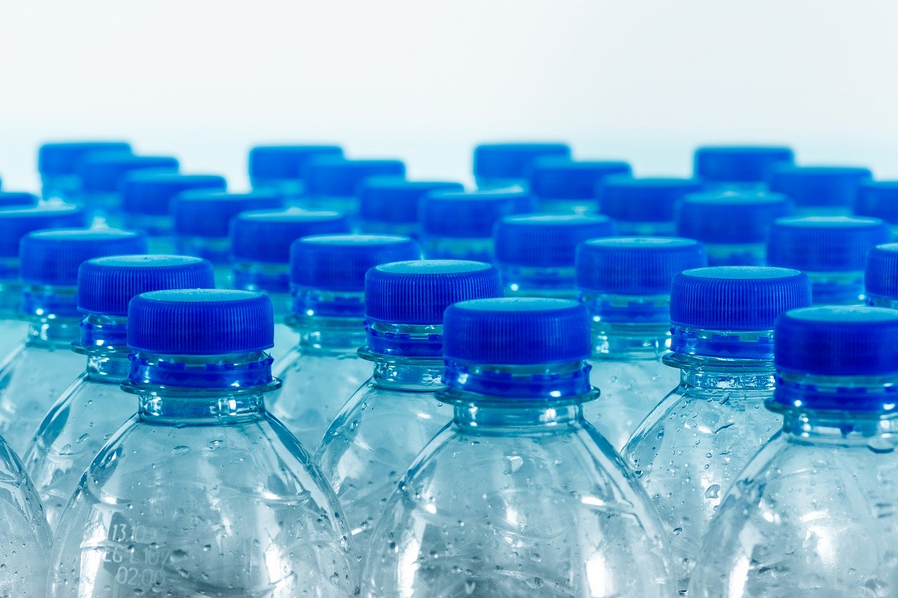 UAE Water Aid donates 10 million water bottles to ’10 Million Meals ...