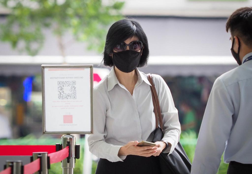 ‘Pinukpok, sinampal, binato ng sapatos’: Singaporean employer gets 6 ...