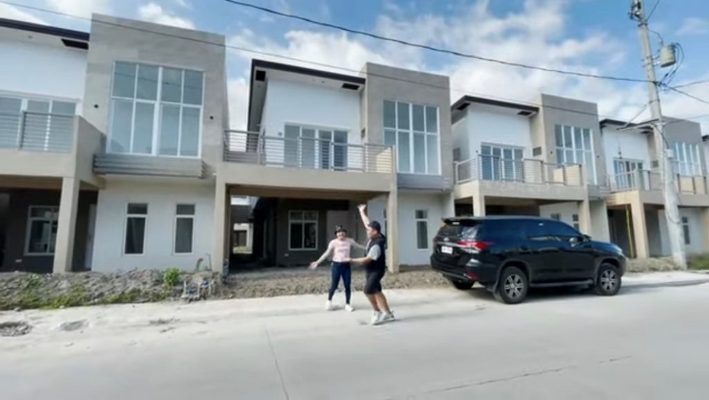 WATCH: Super Tekla gives house tour on his brand new house - The ...