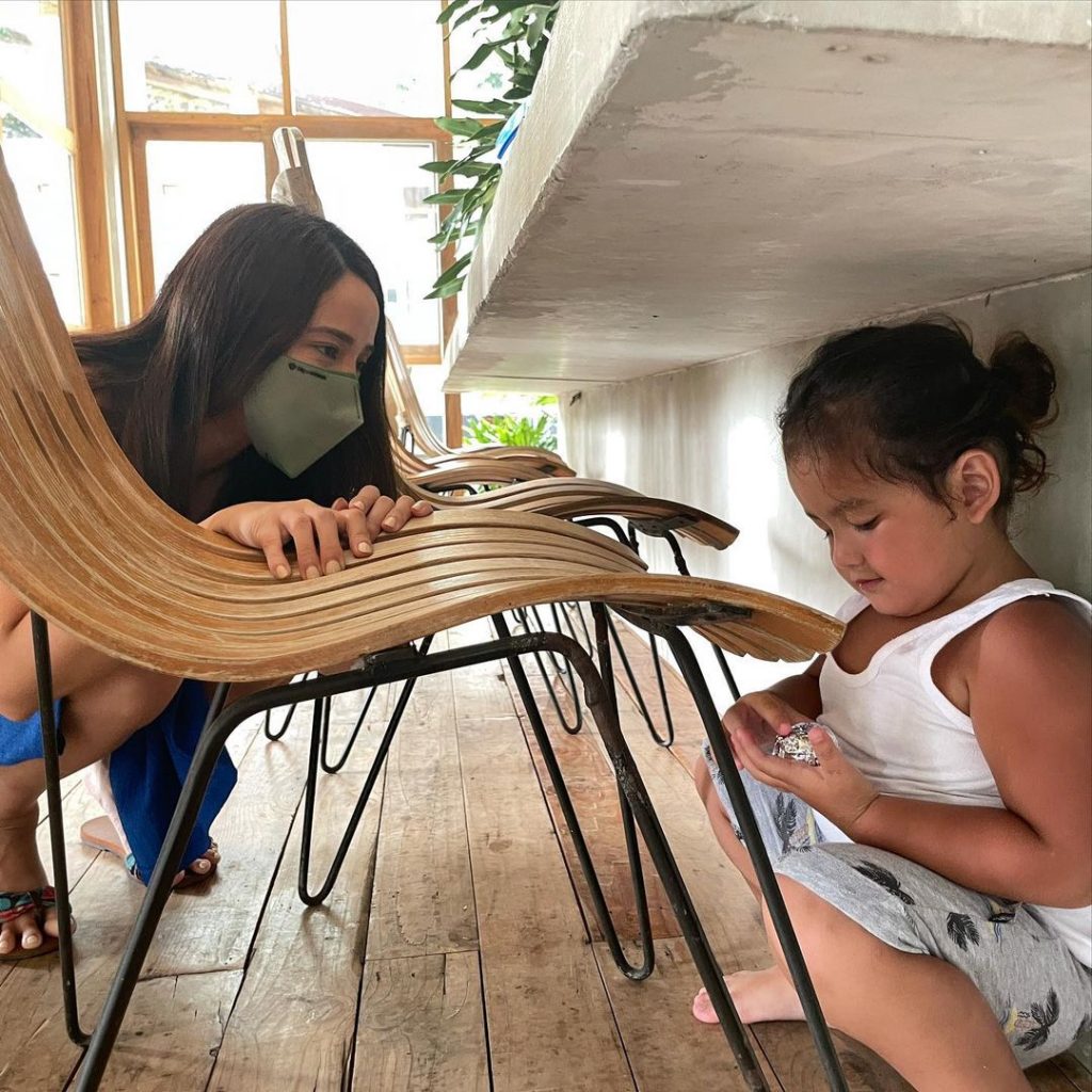 'Sila ba?': Katrina Halili, John Lloyd Cruz spotted together in actor's ...