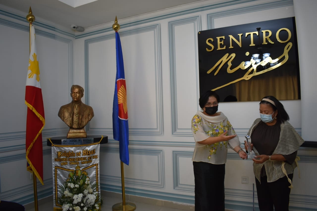 Philippine Embassy confers 2021 Sentro Rizal awards to four inspiring ...