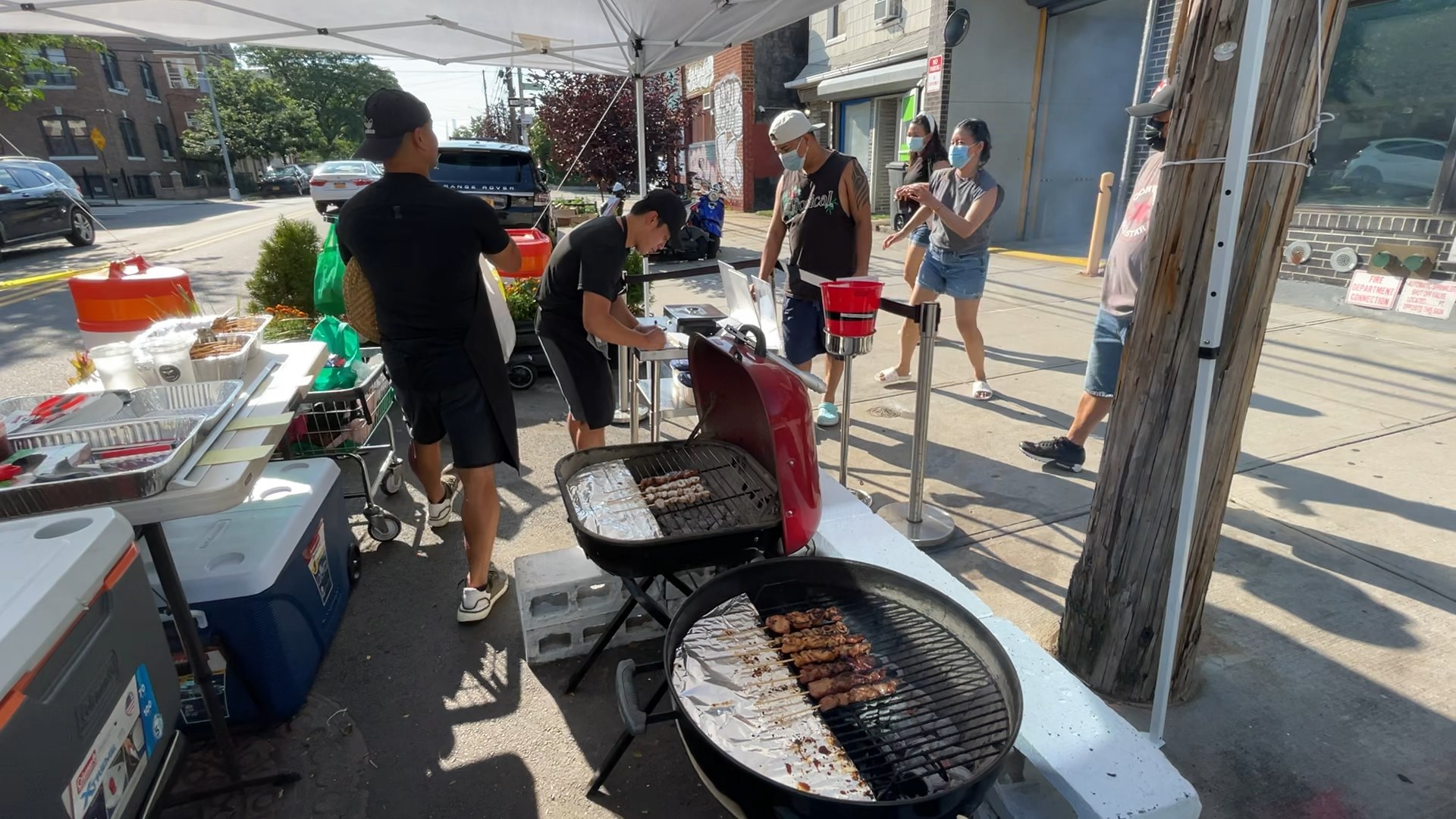 LOOK: Pinoy earns Php 200,000 weekly selling 'isaw', 'betamax' street ...