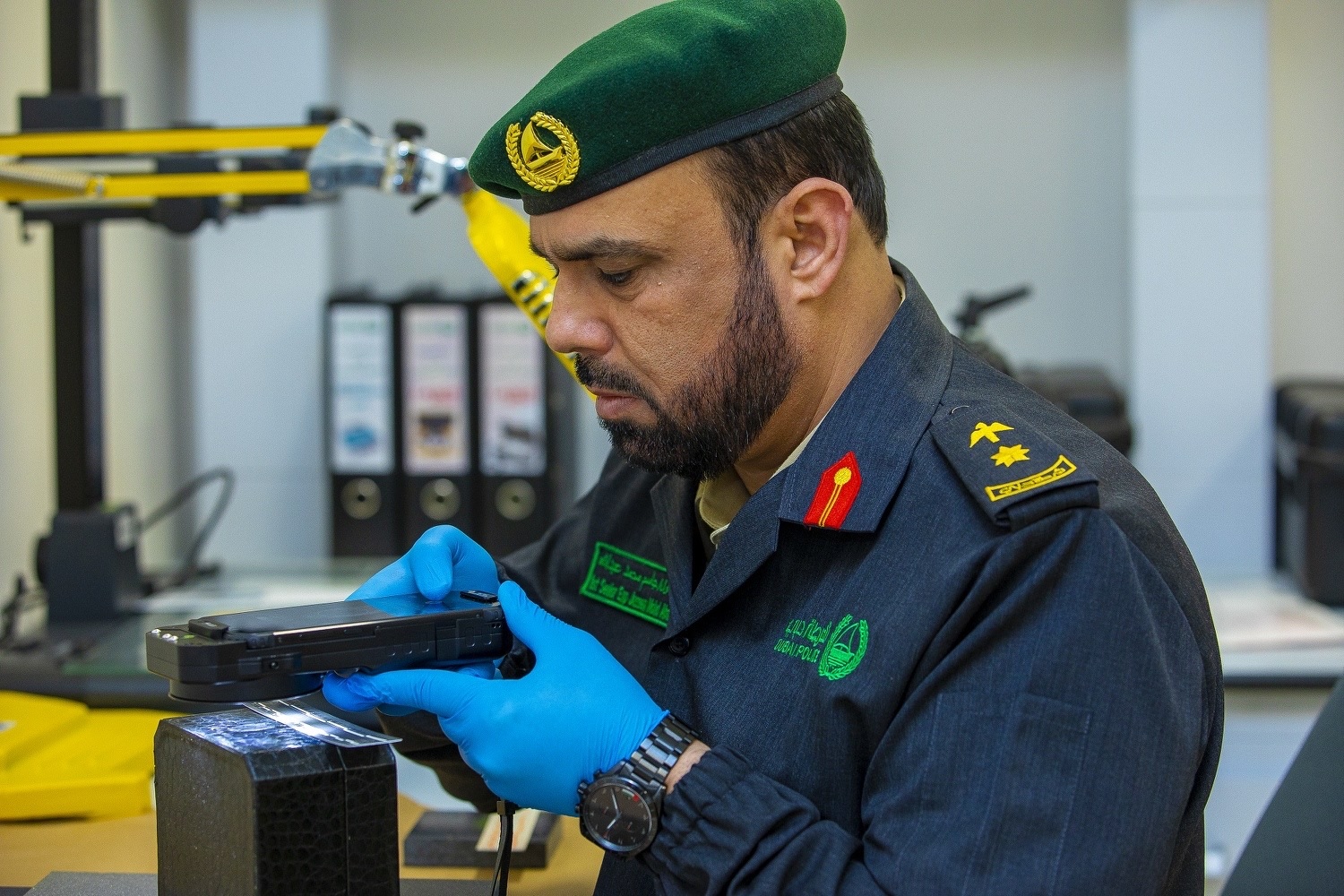 Dubai Police to roll out smart device to ease fingerprinting processes ...