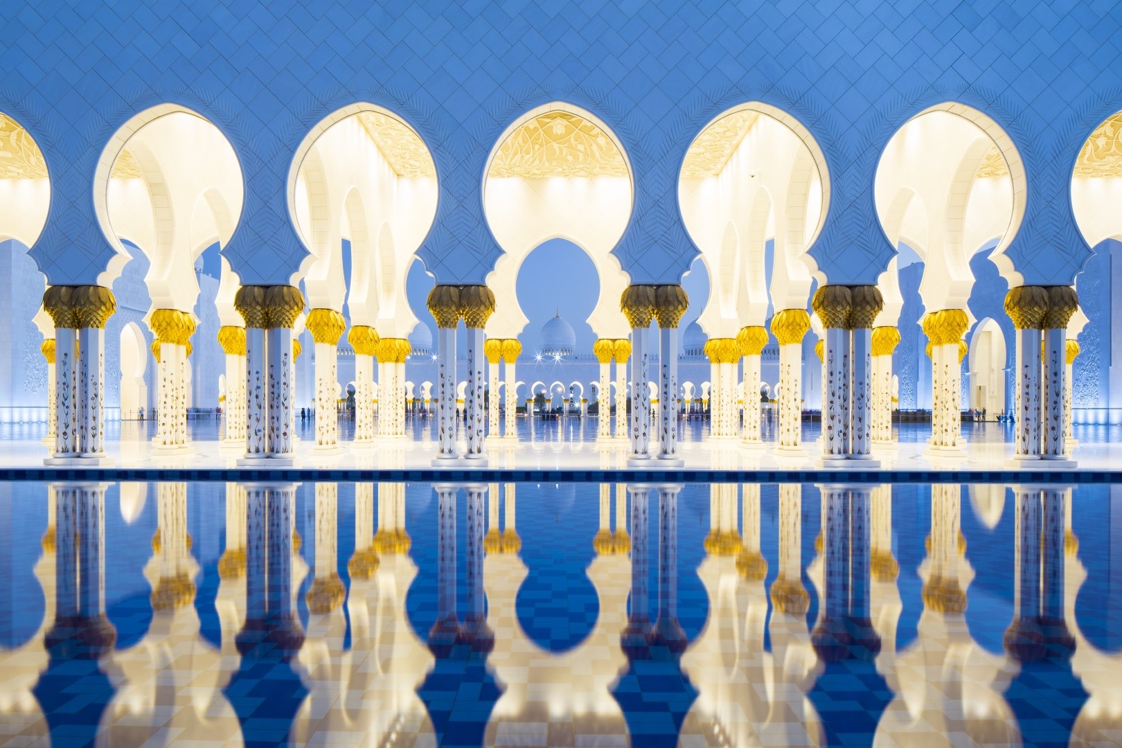 LOOK: Sheikh Zayed Grand Mosque stuns netizens with majestic views at ...