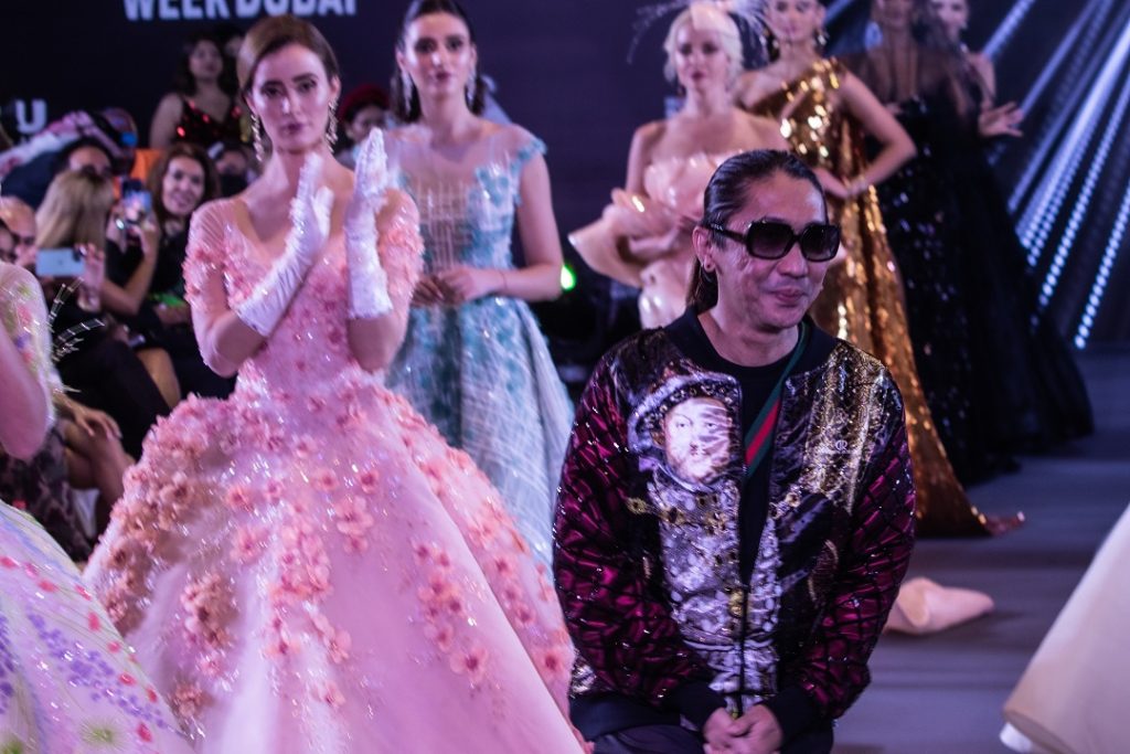 LOOK: Pinoy fashion designer stuns crowds in 'Garden of Eden'-inspired ...