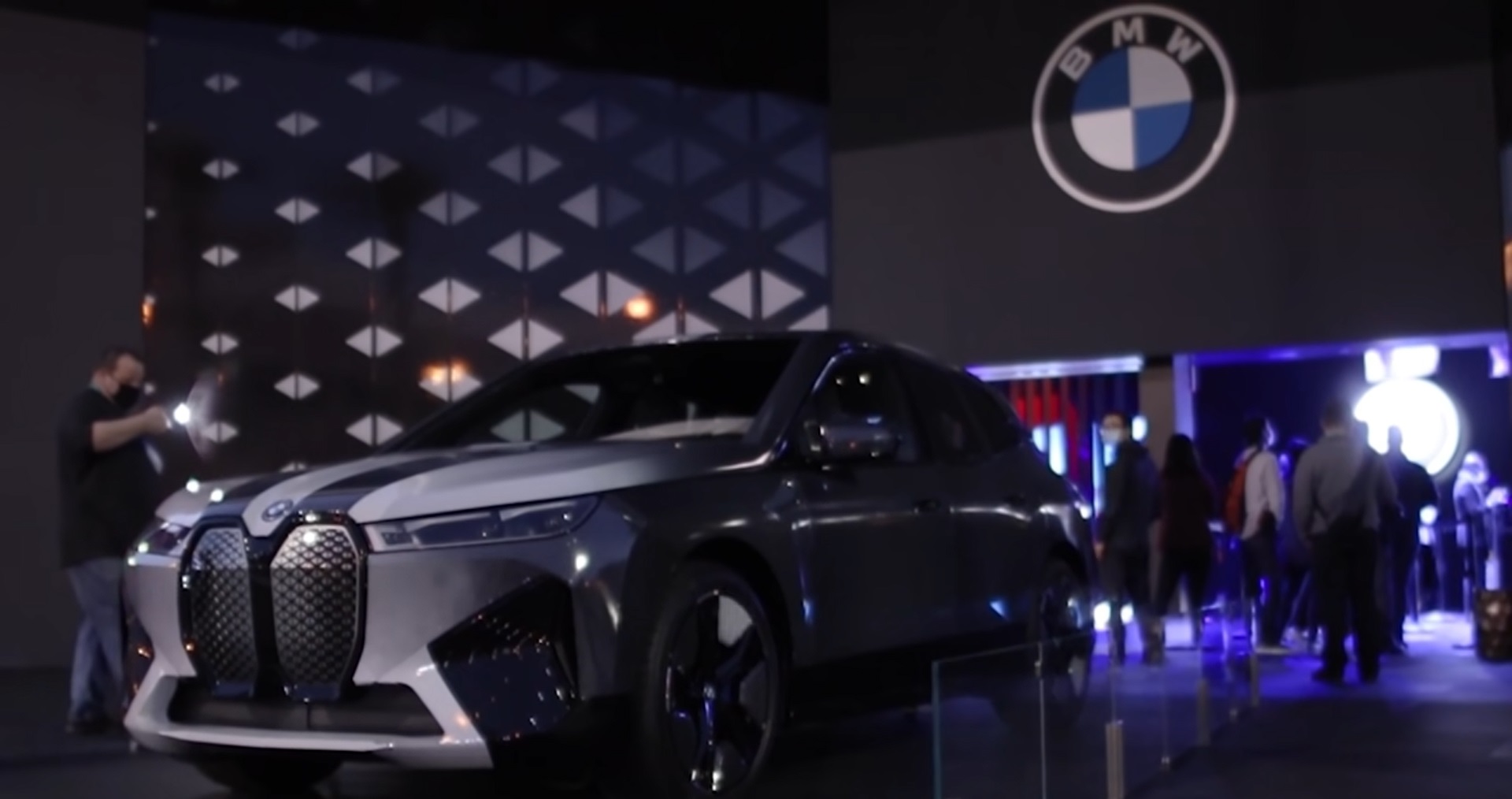 WATCH: BMW releases new vehicle with color-change feature at the touch ...