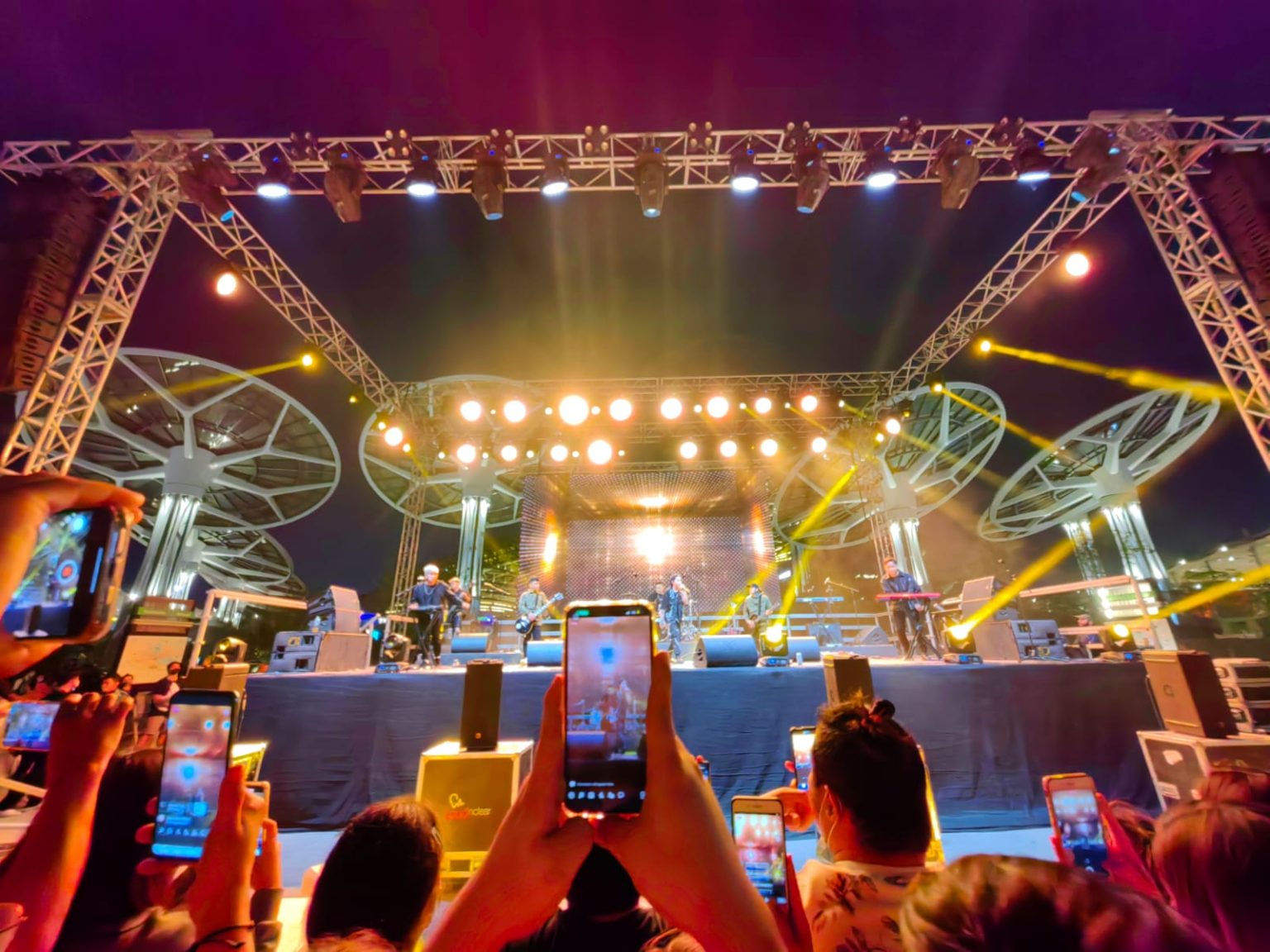 IN PHOTOS: This Band, Bandang Lapis, Magnus Haven thrill Filipino ...