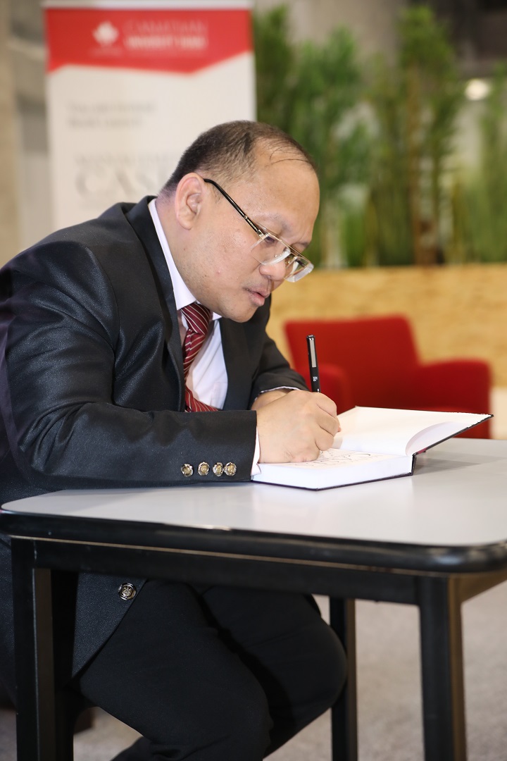 Filipino professor in Dubai pens book on overcoming COVID-19's ...