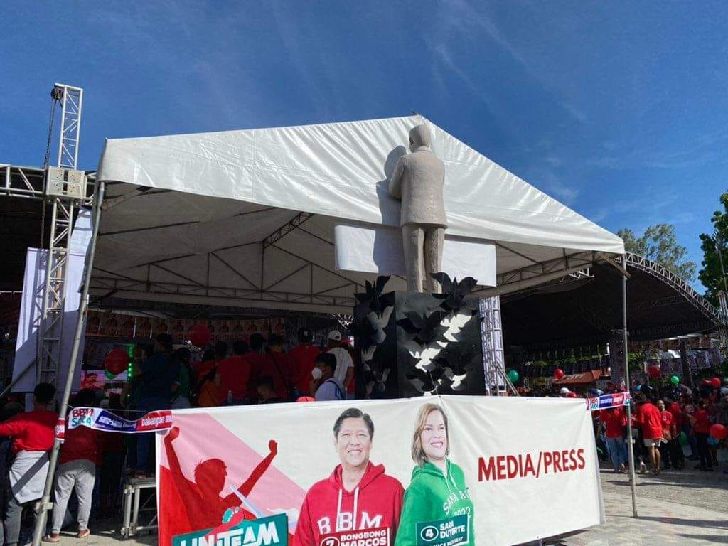 Robredo camp slams treatment of Ninoy Aquino statue Marcos camp - The ...