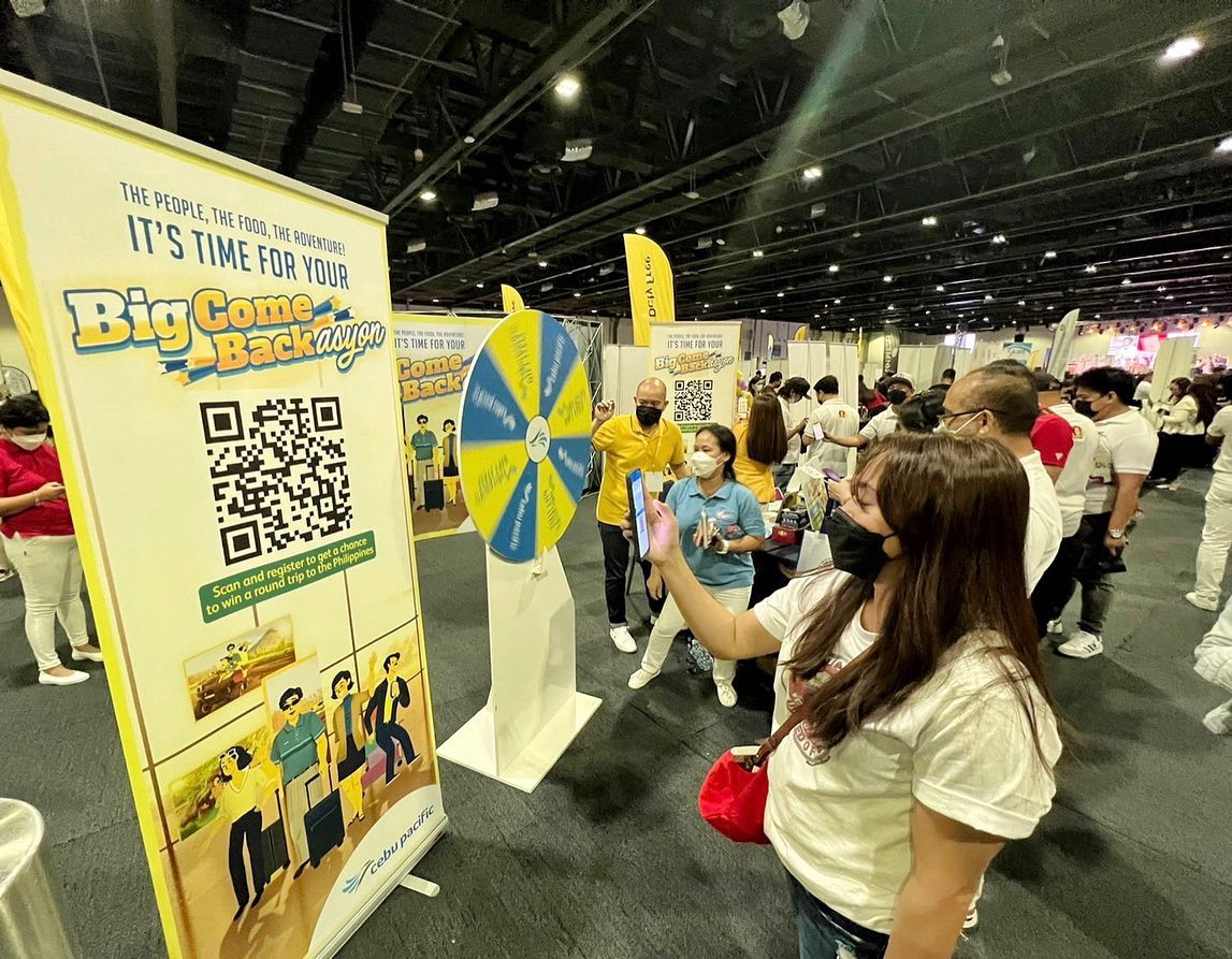 Filipinos all smiles at Cebu Pacific’s fun-filled booth at 124th ...