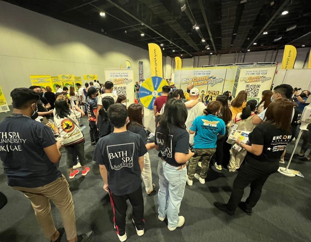 Filipinos all smiles at Cebu Pacific’s fun-filled booth at 124th ...