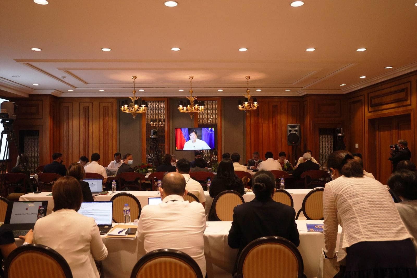 Marcos holds 2nd cabinet meeting virtually - The Filipino Times
