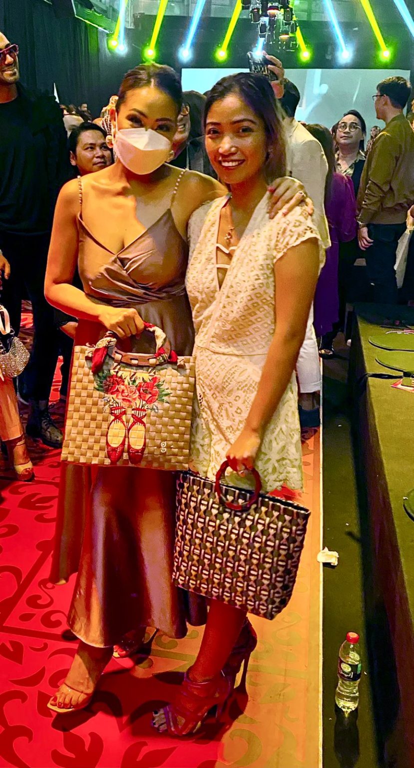 Native 'bayong' makes slick appearance in an international fashion show ...