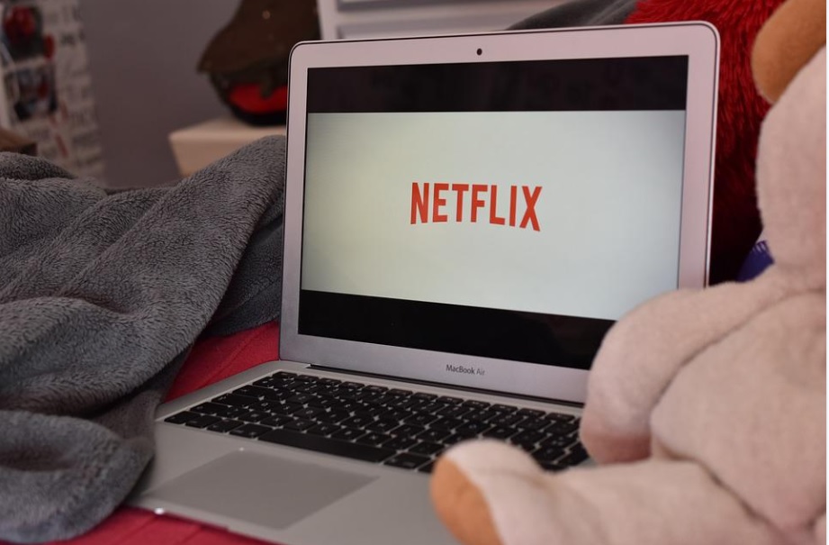 Netflix lowers rates for PH subscribers - The Filipino Times