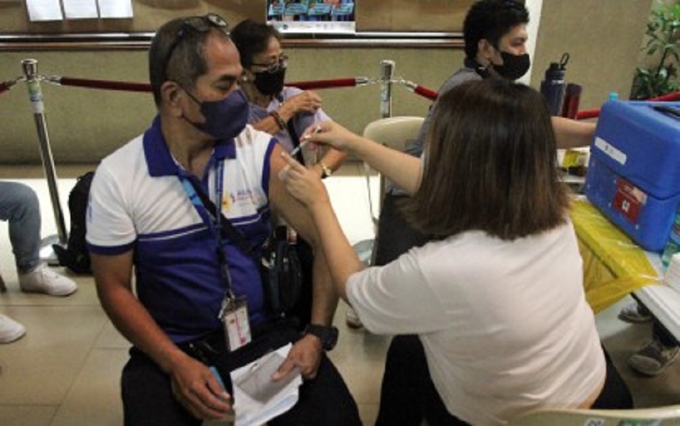 PH to intensify vaccination program through ‘Bakunahang Bayan’ program ...