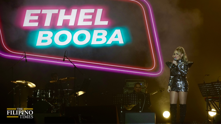 6 Pinoy artists wowed the crowd during Pinoy Piyesta at Coca-cola arena ...