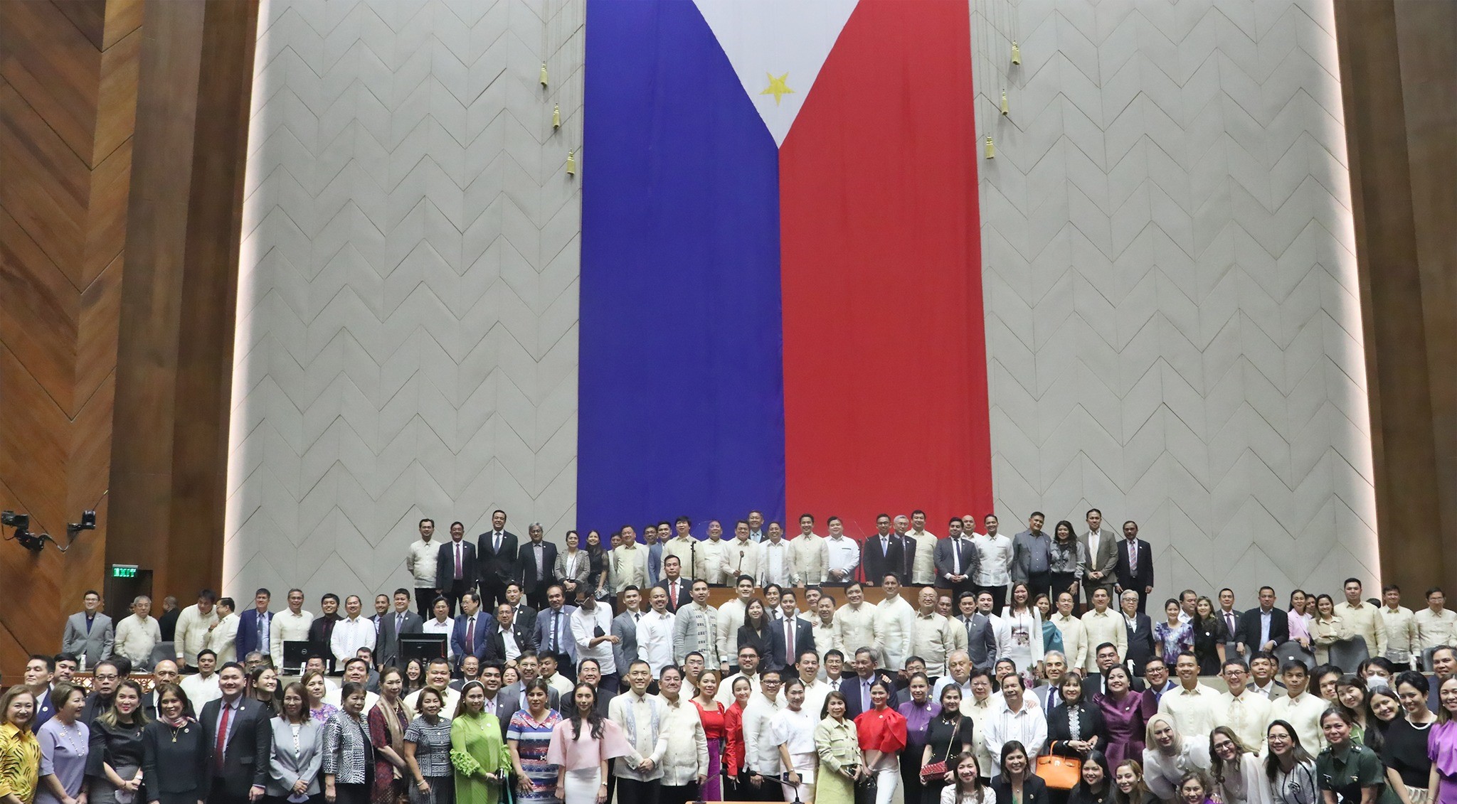 House panels to hold hearings on summer recess - The Filipino Times