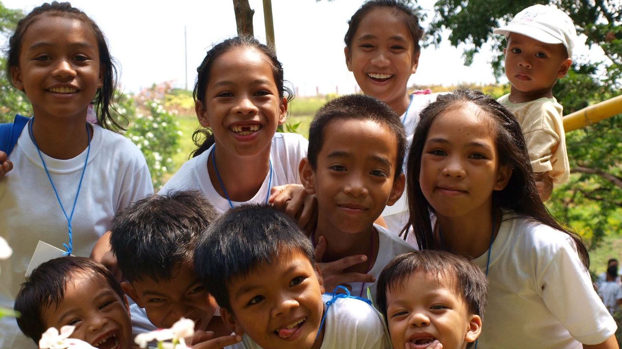 PH dips further in world ranking of happiest countries - The Filipino Times