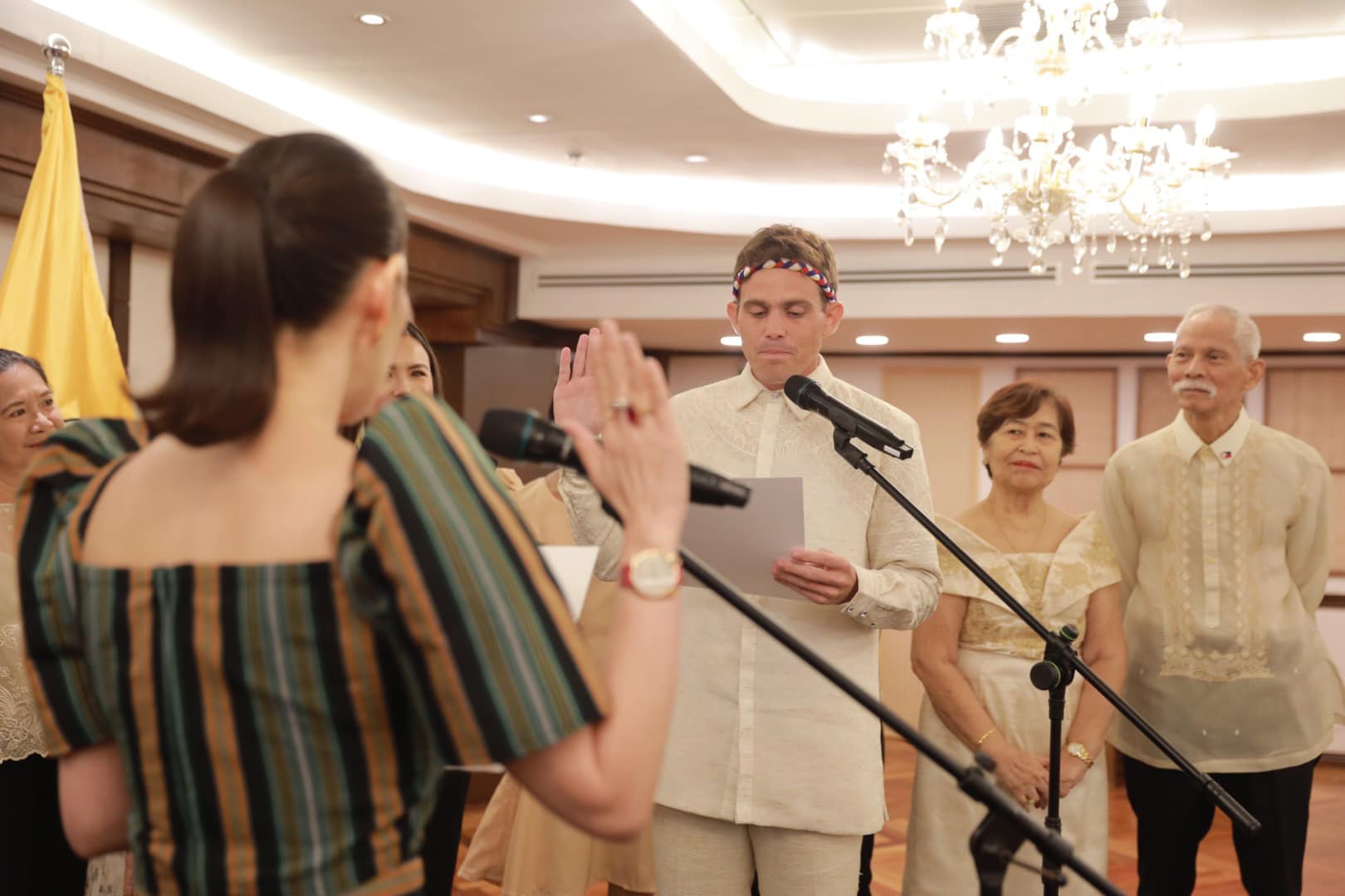 Vlogger 'Becoming Filipino' officially becomes a Filipino citizen - The ...