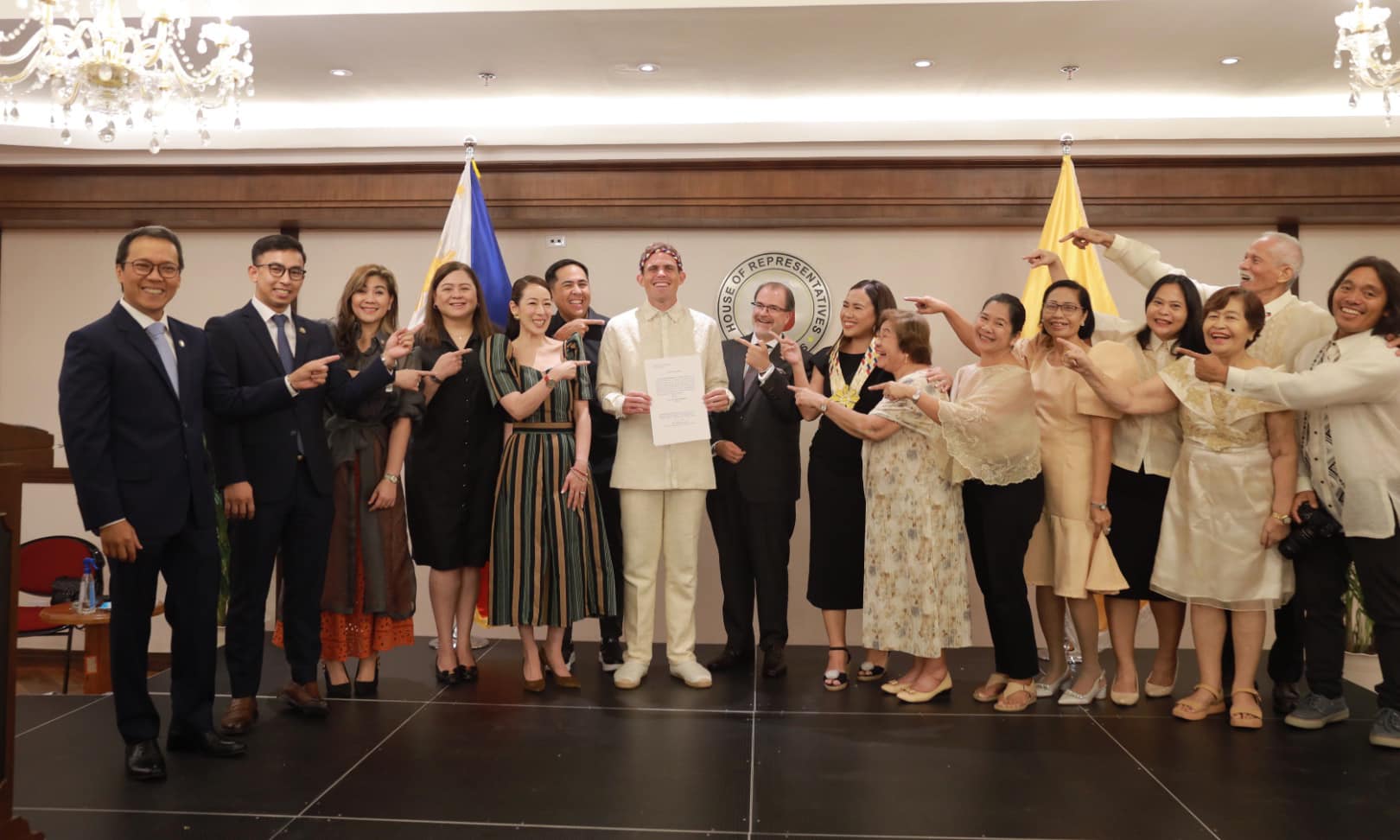 Vlogger 'Becoming Filipino' officially becomes a Filipino citizen - The ...