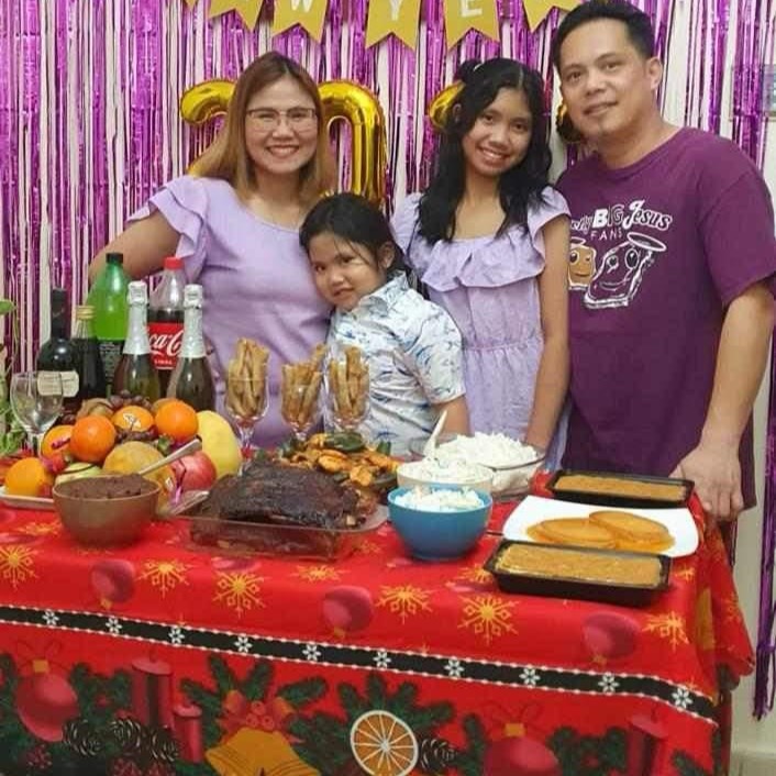 Share-A-Handa: OFWs in Dubai find comfort in exchanging Christmas ...