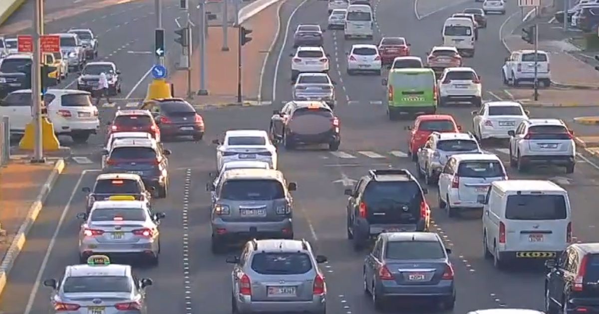 AED400 fine for non-compliance with compulsory traffic lane, Abu Dhabi ...