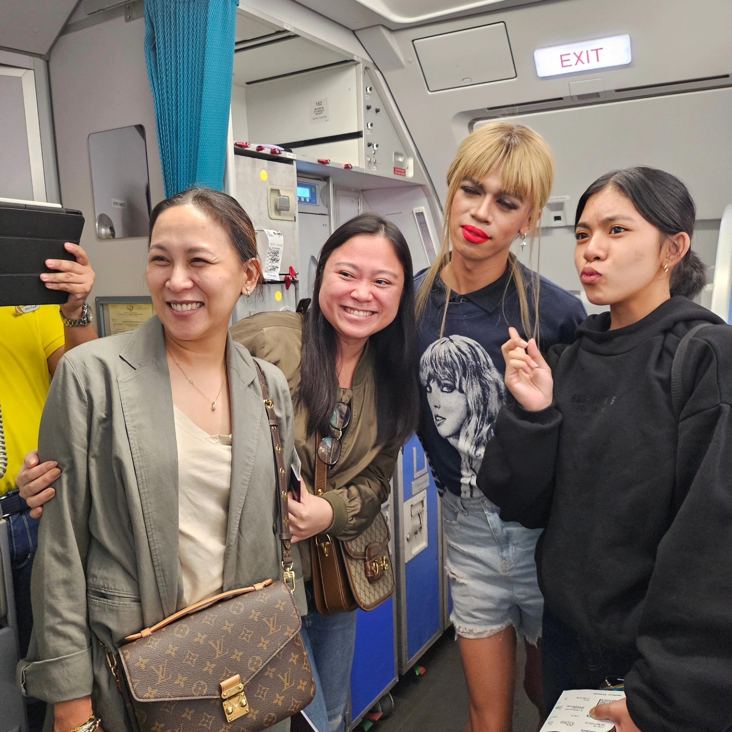 Taylor Sheesh spotted in Cebu Pacific's 5J 1989 - The Filipino Times