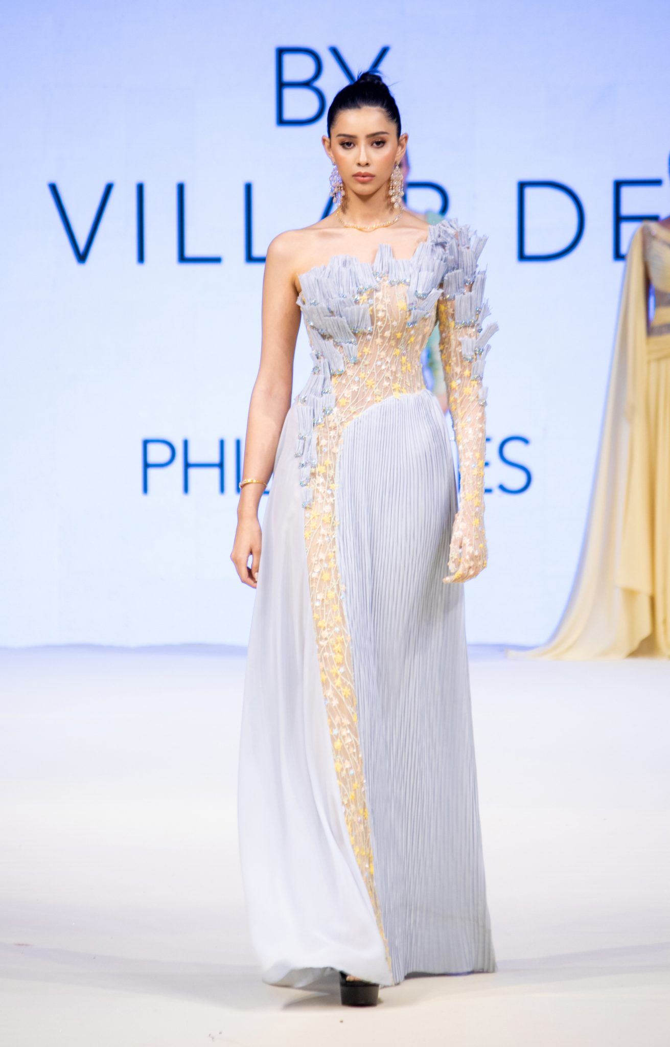 Filipino designer shines at International Fashion Runway Dubai 2024 ...