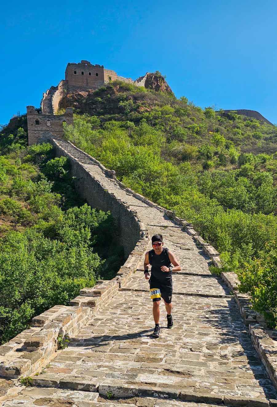 Filipino runner finishes race at the Great Wall of China - The Filipino ...